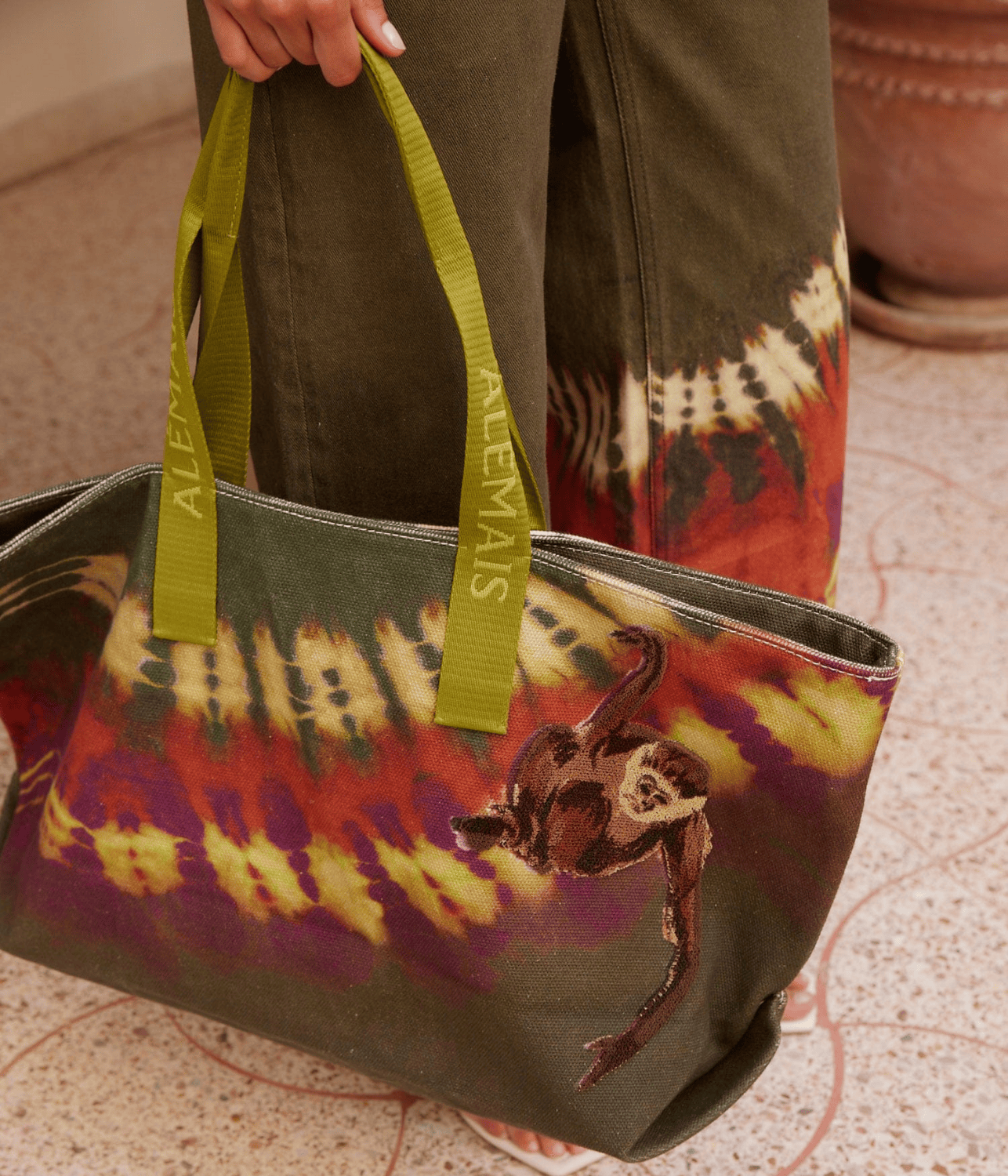SAFI TEXTURED PATCH BEACH TOTE | ALEMAIS – FOR ARTISTS ONLY